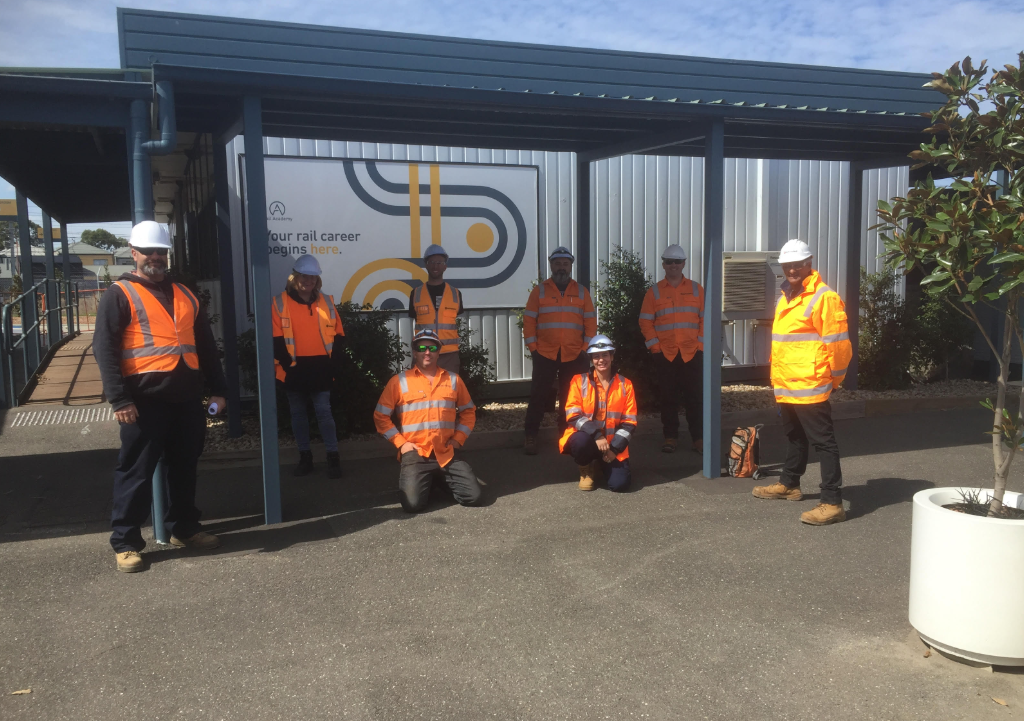 V/Line Handsignaller Course